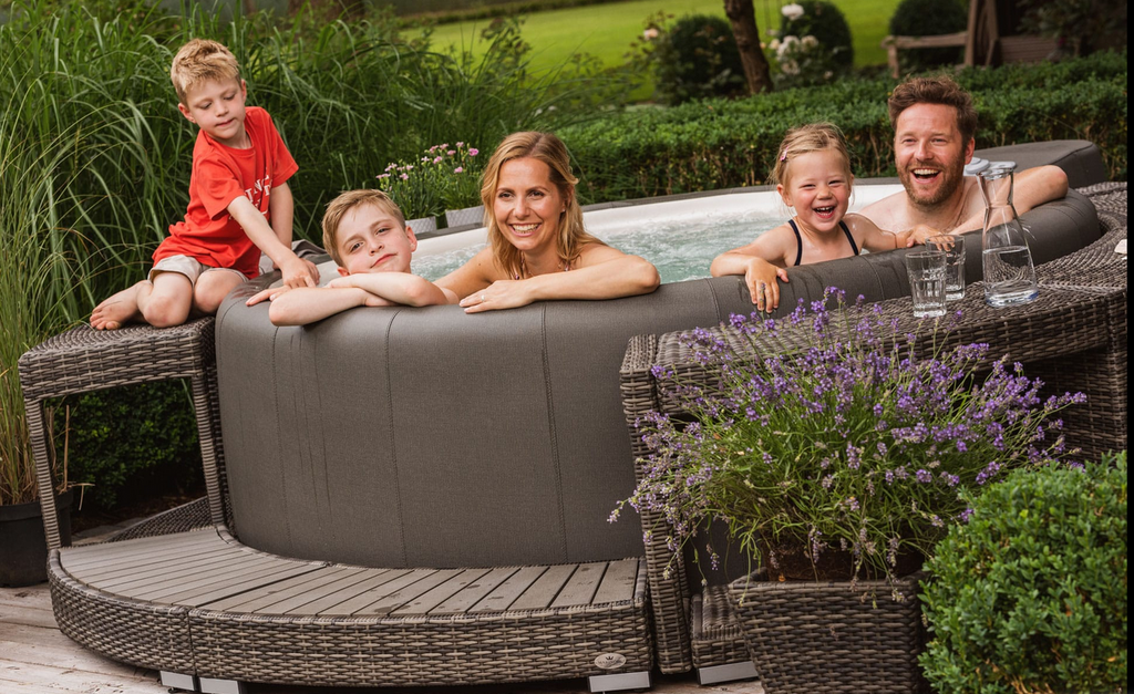 Softub 300 Resort | 6-Persona Spa Hot Tub | Evergreen Softub