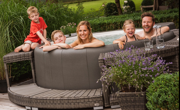 Softub 300 Resort | 6-Persona Spa Hot Tub | Evergreen Softub